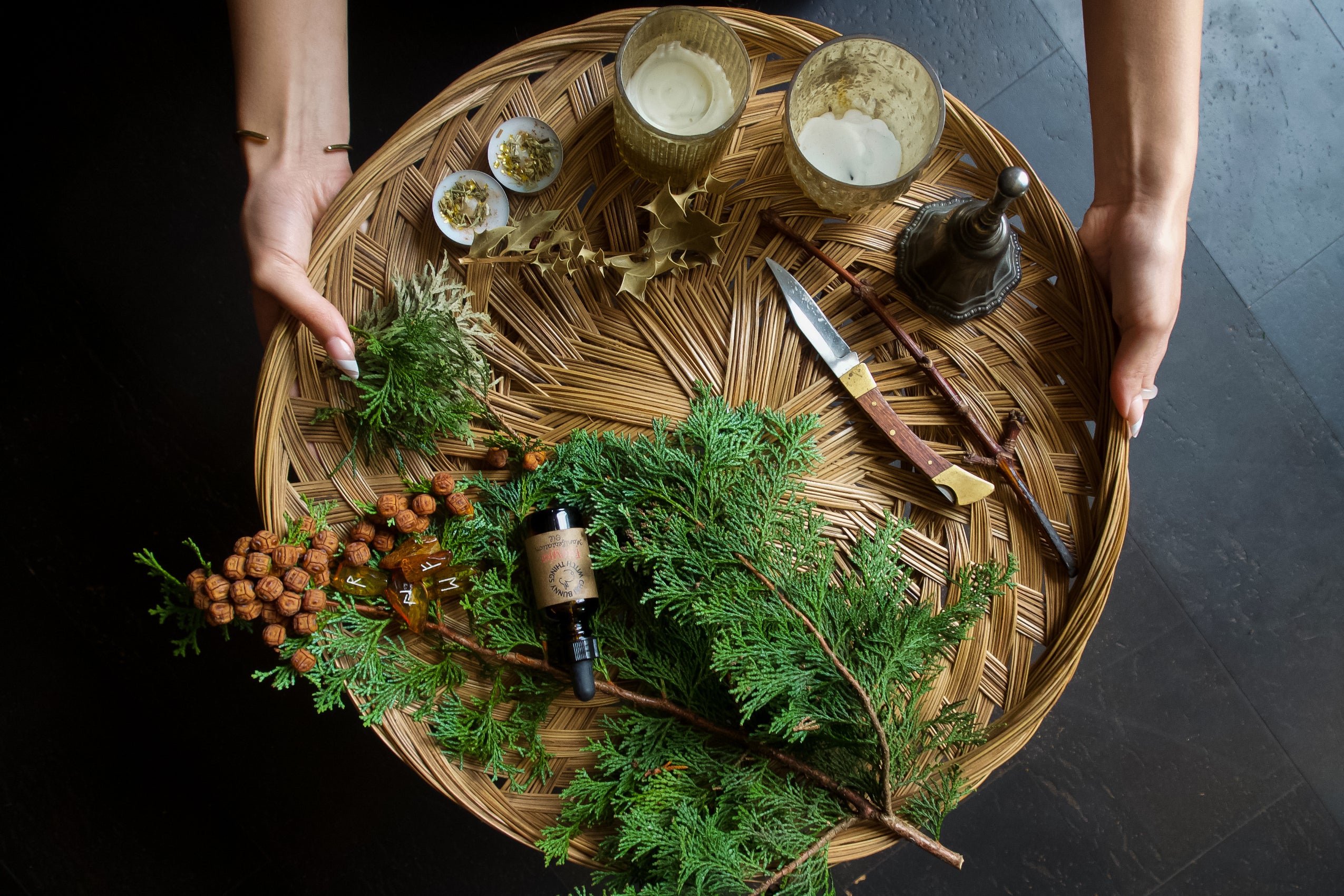 Make a Yule Altar for Winter Solstice – Chai Bunny